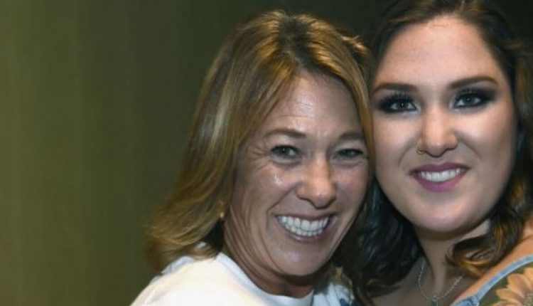 Who Is Sandy Mahl, Garth Brooks' First Wife? - Country Music Lane